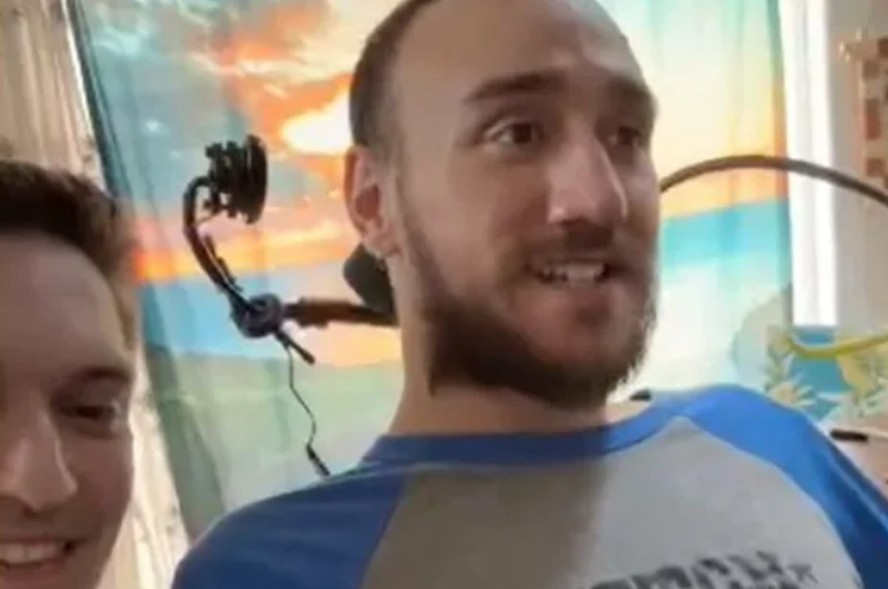 Quem é o homem tetraplégico que recebeu o 1º implante cerebral da Neuralink