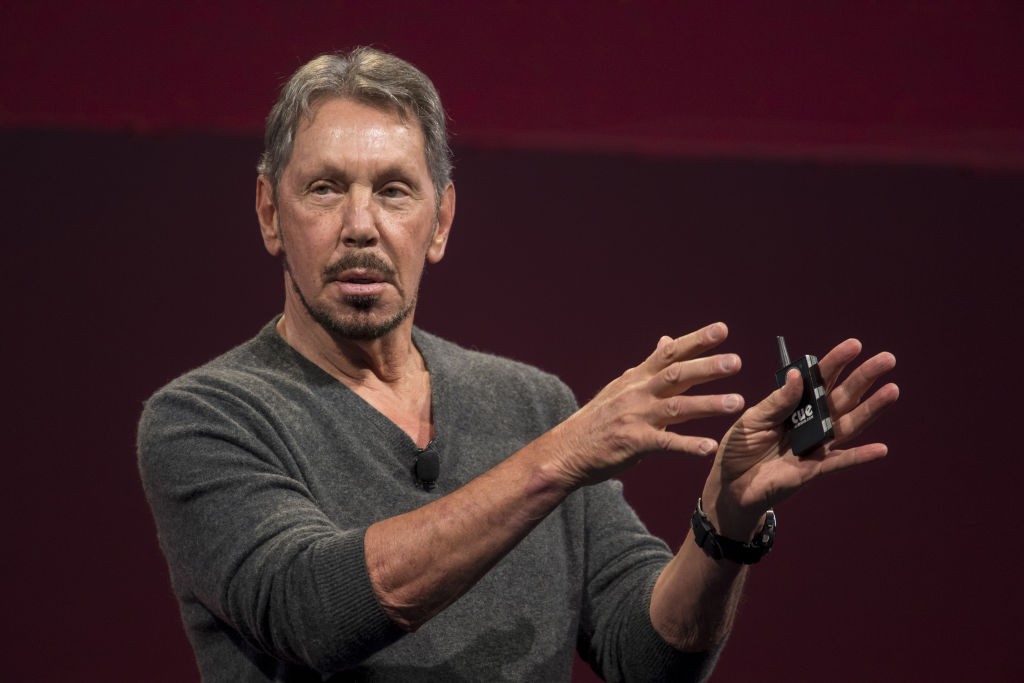 Larry Ellison, CEO da Oracle, supera brevemente Jeff Bezos e se torna a ...