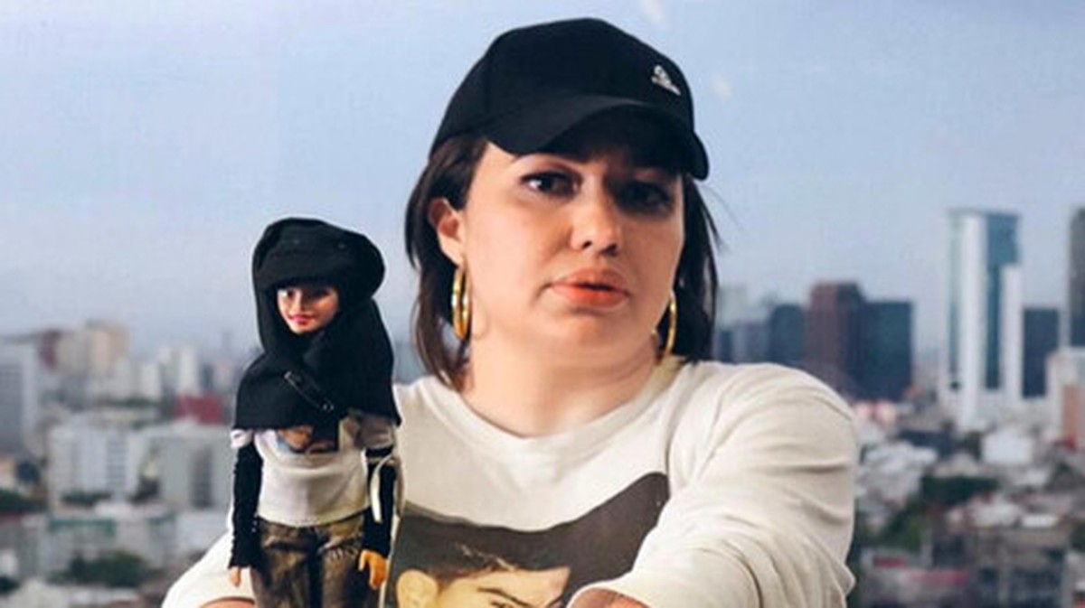 Ativista cria 'Barbie' inspirada em mexicanas que buscam desaparecidos