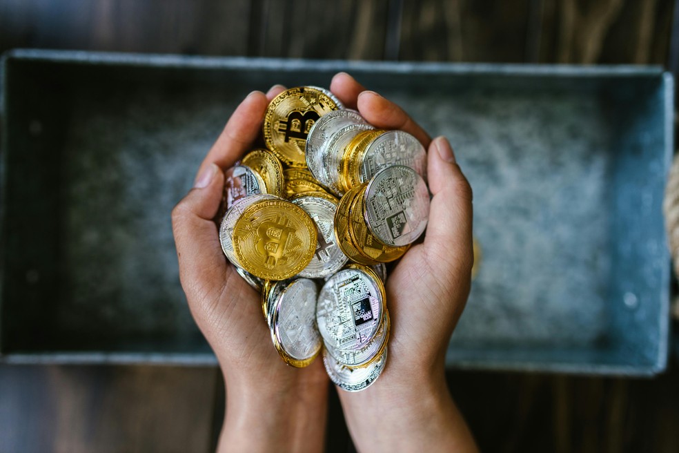 Por que as criptomoedas estão caindo: mercado perde R$ 5,3 trilhões e ...