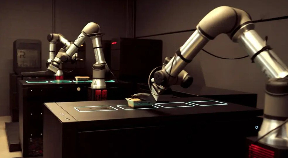 Restaurante de NY estreia cozinha comandada por robôs | Tecnologia ...