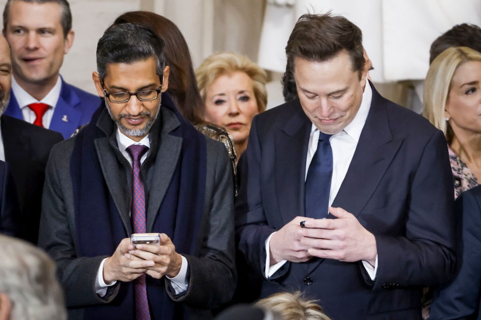 Mark Zuckerberg, Tim Cook, Jeff Bezos e Elon Musk comparecem à posse de ...