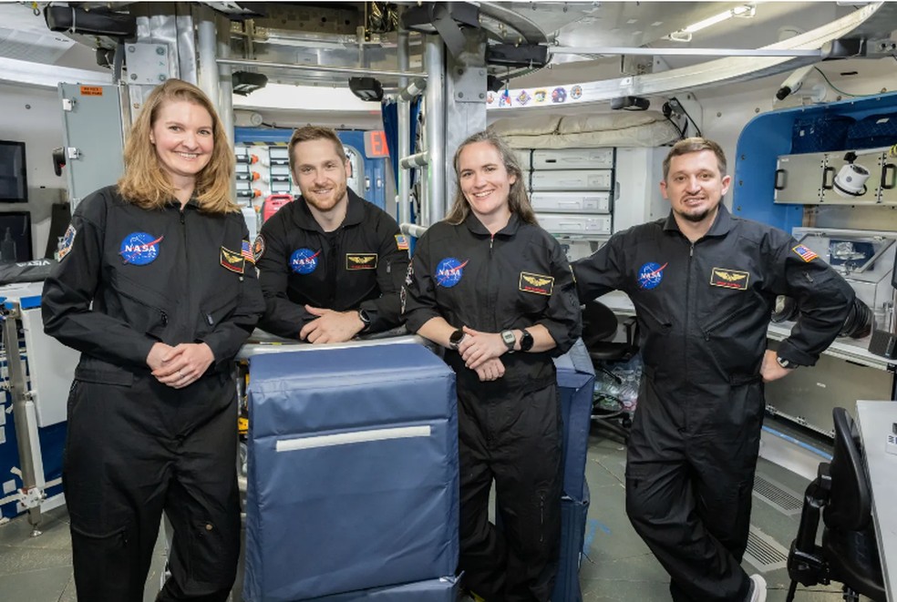 Criar camarões, colher plantas: o que cientistas que passaram 45 dias ...