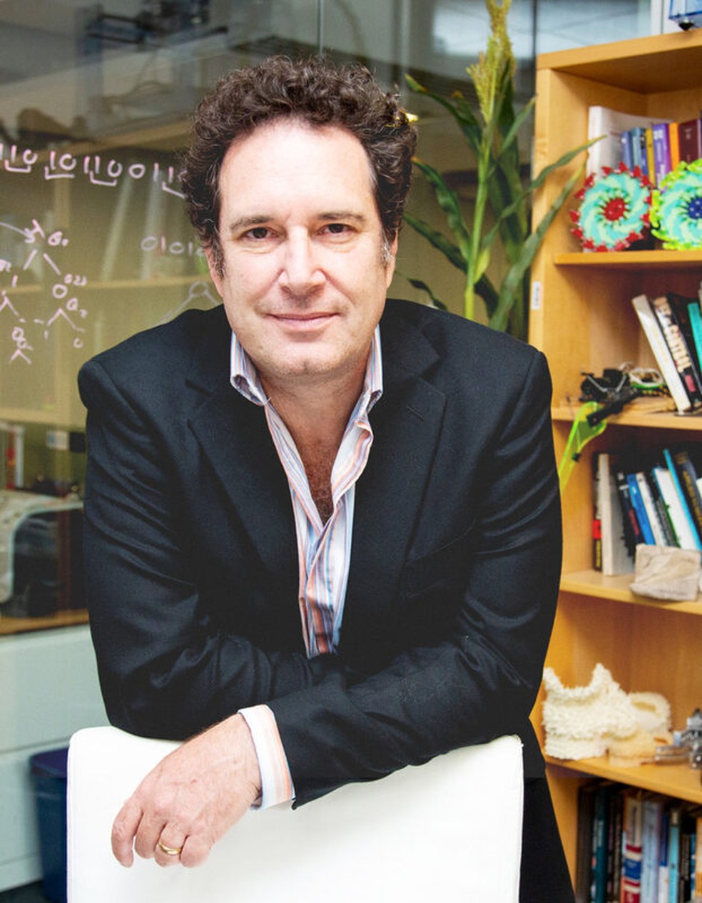 Como Hod Lipson está criando robôs conscientes e capazes de se ...