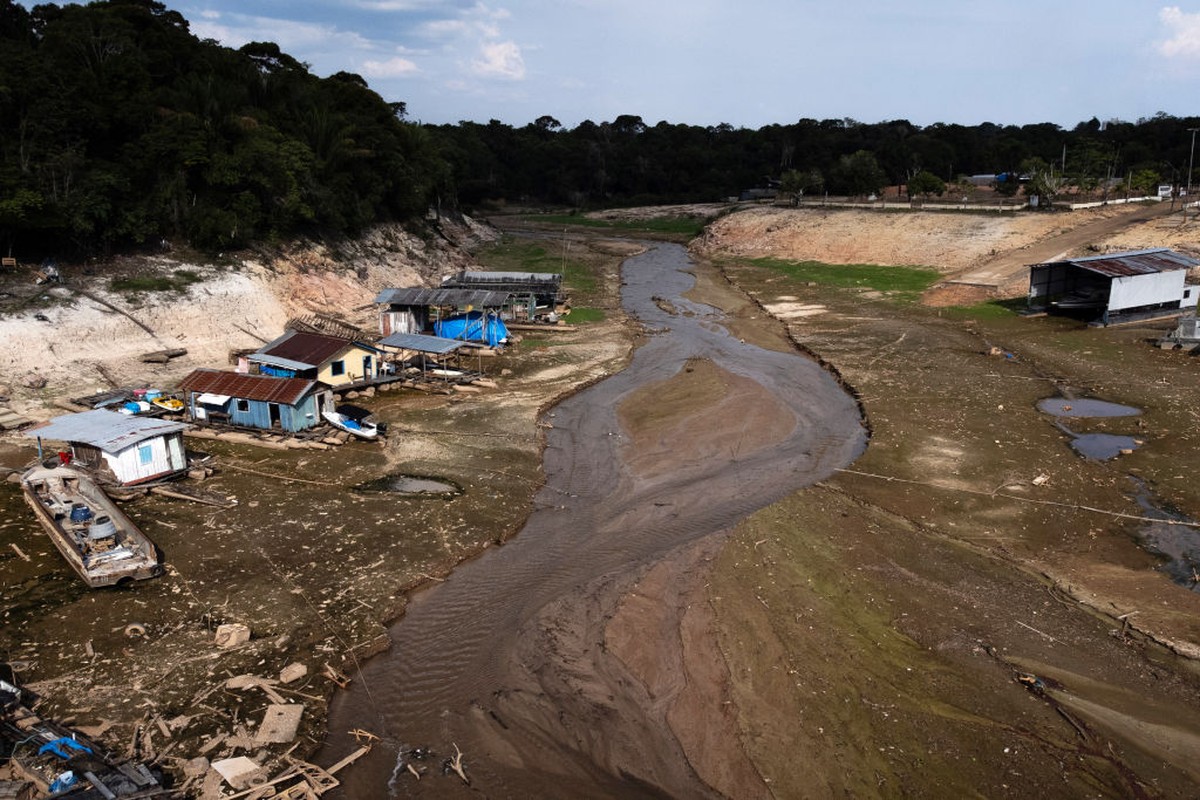 Seca no Amazonas afeta mais de 630 mil pessoas | Brasil | Época NEGÓCIOS