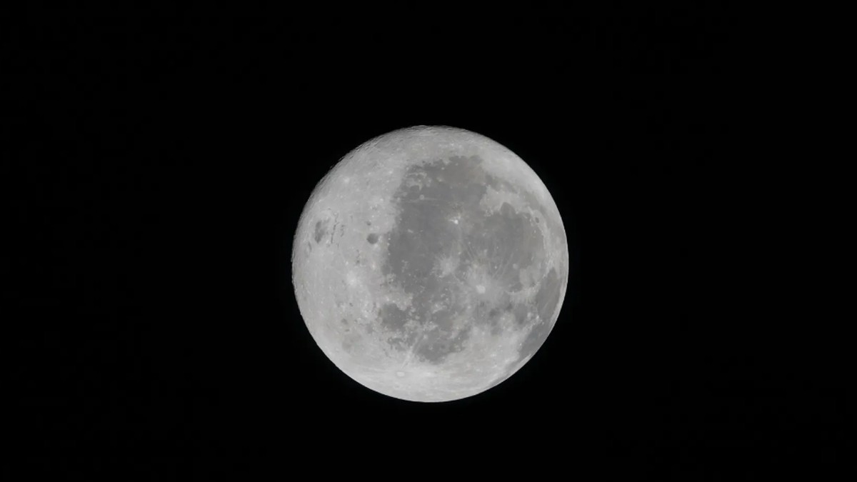 China descobre novo mineral na Lua com potencial para se tornar fonte ...