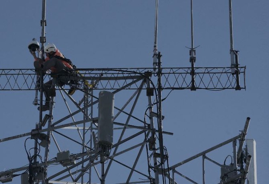 Câmeras e sensores com IA ajudam bombeiros no combate aos incêndios na ...