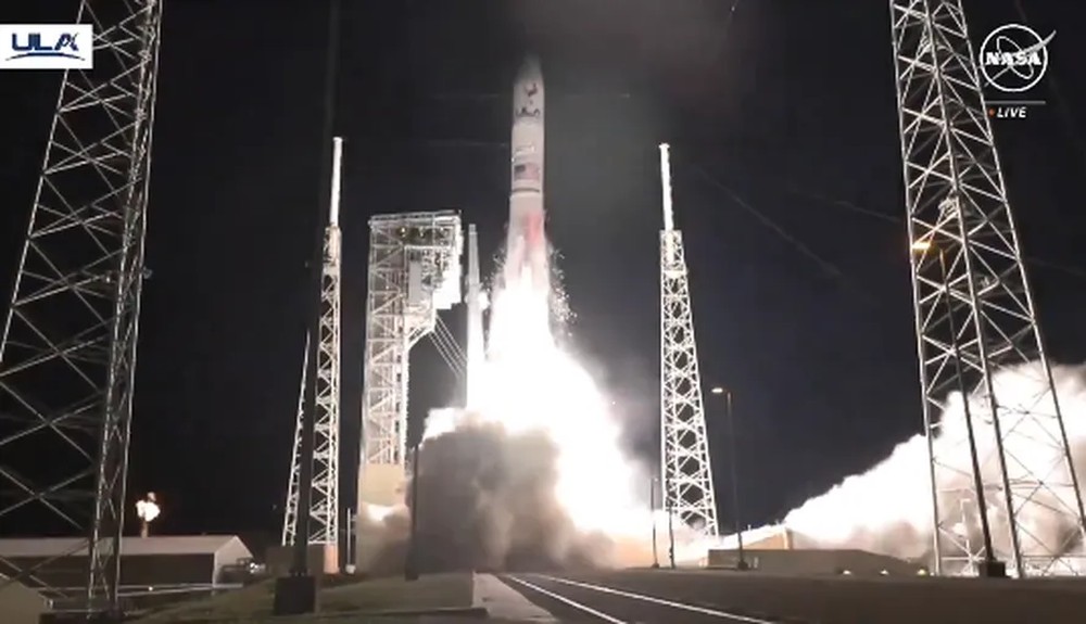 Decola da Flórida, nos EUA, primeiro foguete da Nasa para Lua em mais ...