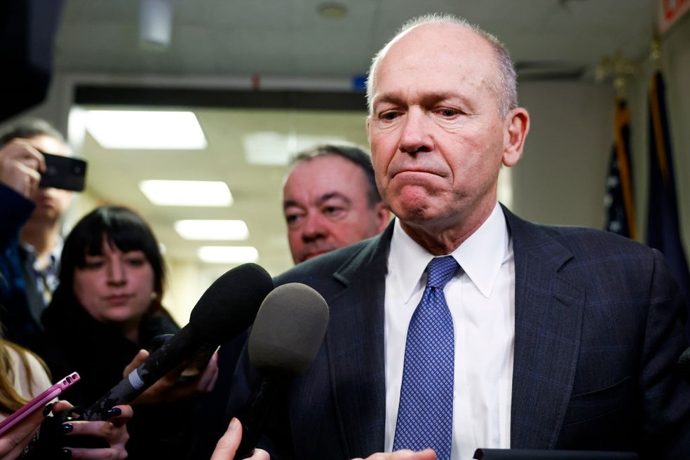 Em meio à crise, Dave Calhoun, CEO da Boeing, anuncia que deixará o ...