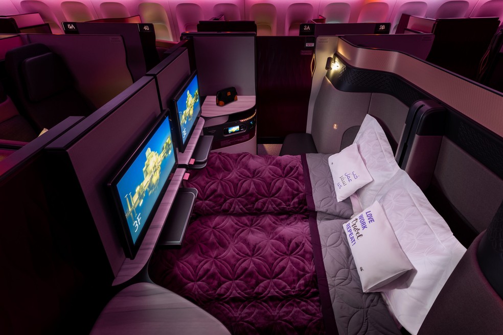 Como são as suítes com cama de casal da Qatar Airways, eleita a melhor ...