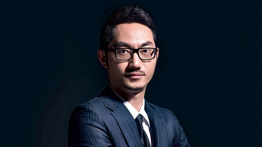 Conheça a história de Liang Wenfeng, o visionário chinês que criou o ...