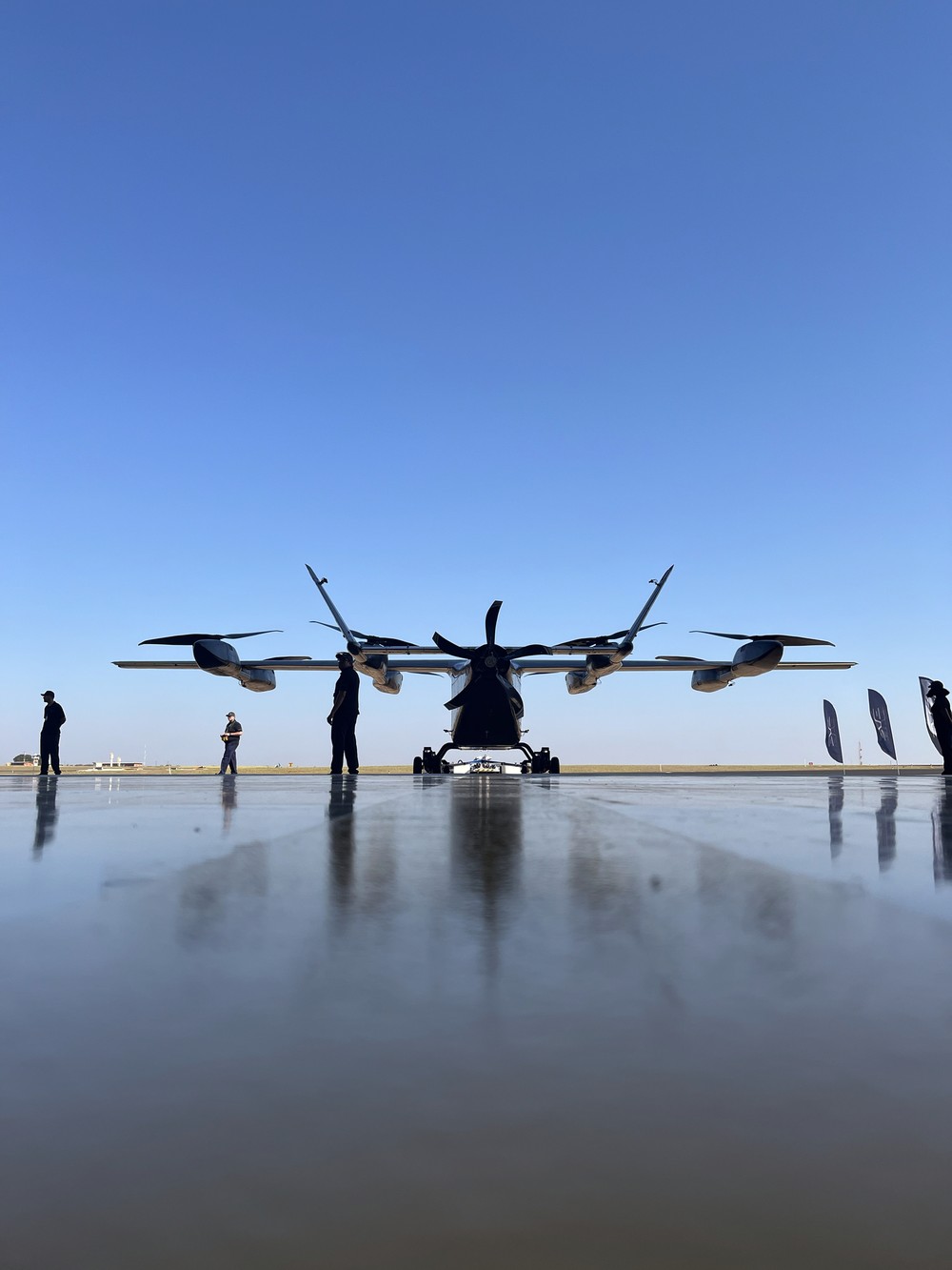 Eve, da Embraer, mostra primeiro protótipo do seu carro voador em ...