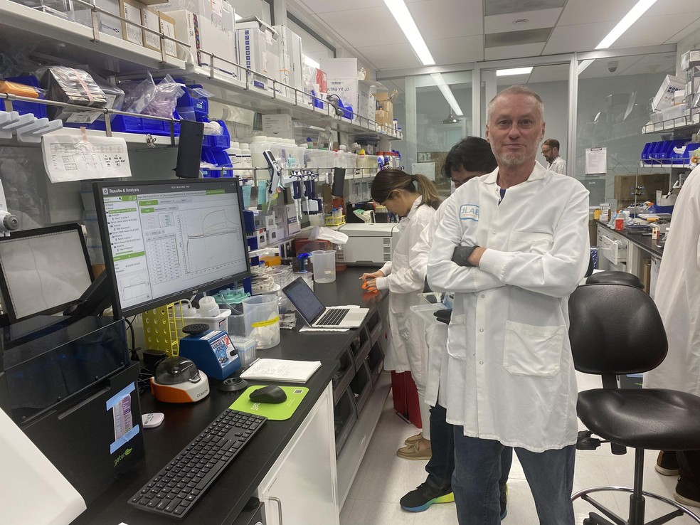 Homem que injetou veneno de cobra em si mesmo 856 vezes ajuda a criar ...