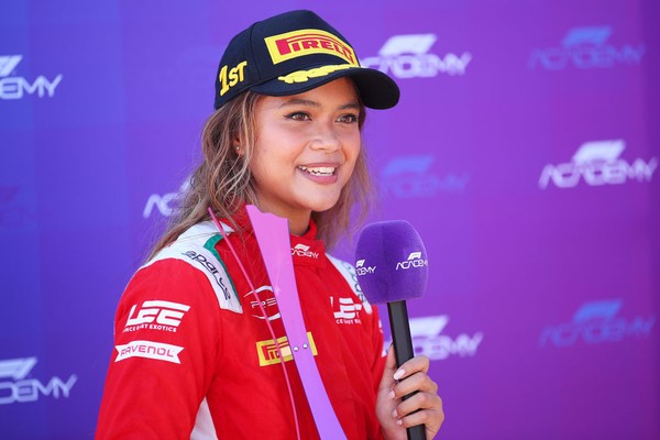 Piloto filipina será a 1ª mulher na academia da McLaren e parceira de ...
