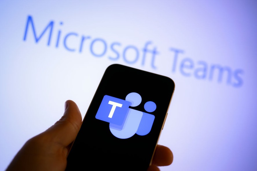 Microsoft Teams terá tradução simultânea em 9 idiomas, usando a voz do ...