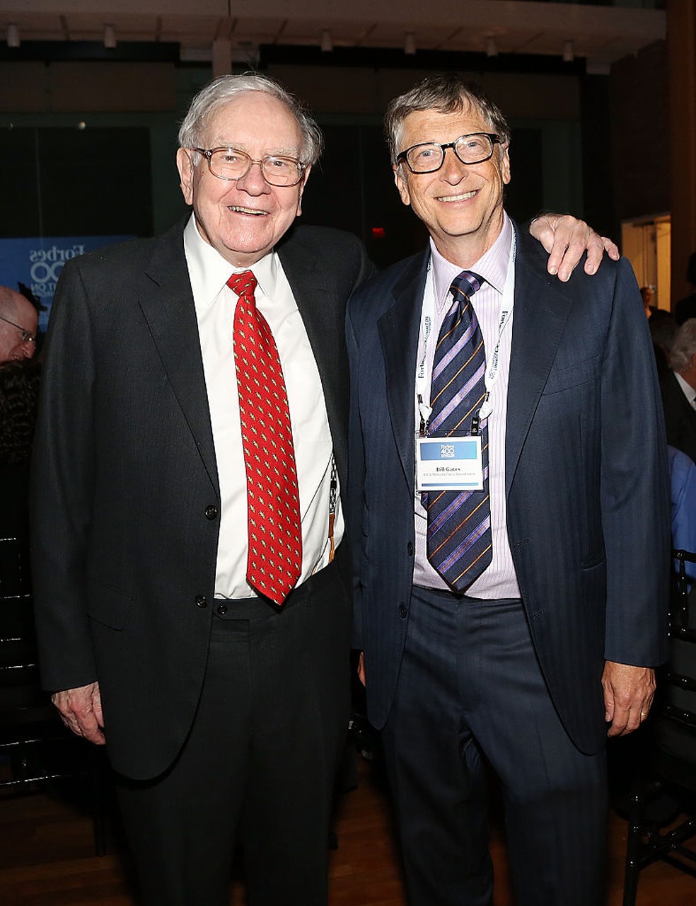 Gates, Cook, Cuban: líderes globais exaltam legado de Warren Buffett ...