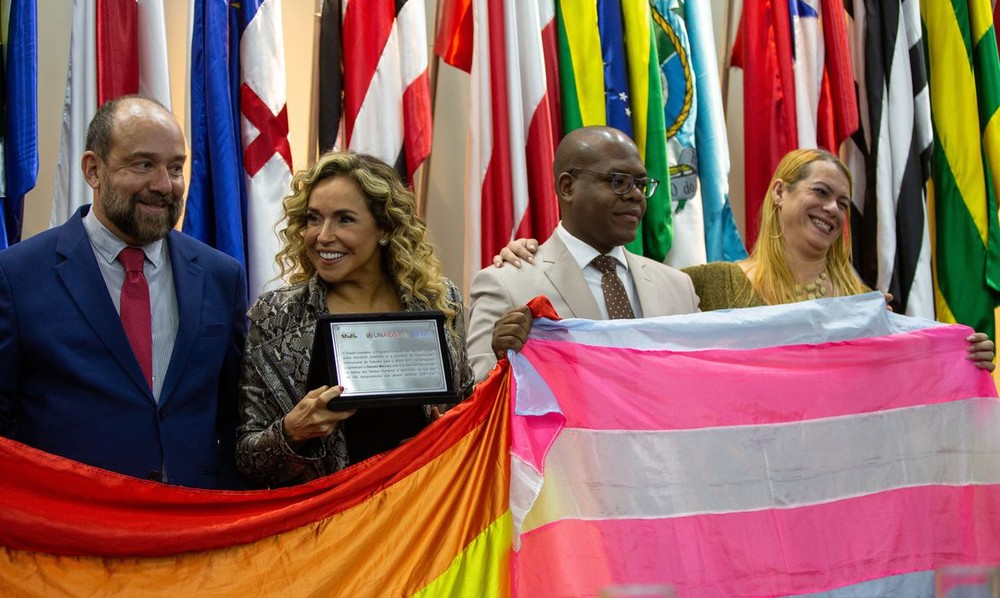 Ministério dá posse a membros do conselho LGBTQIA+ | Brasil | Época ...