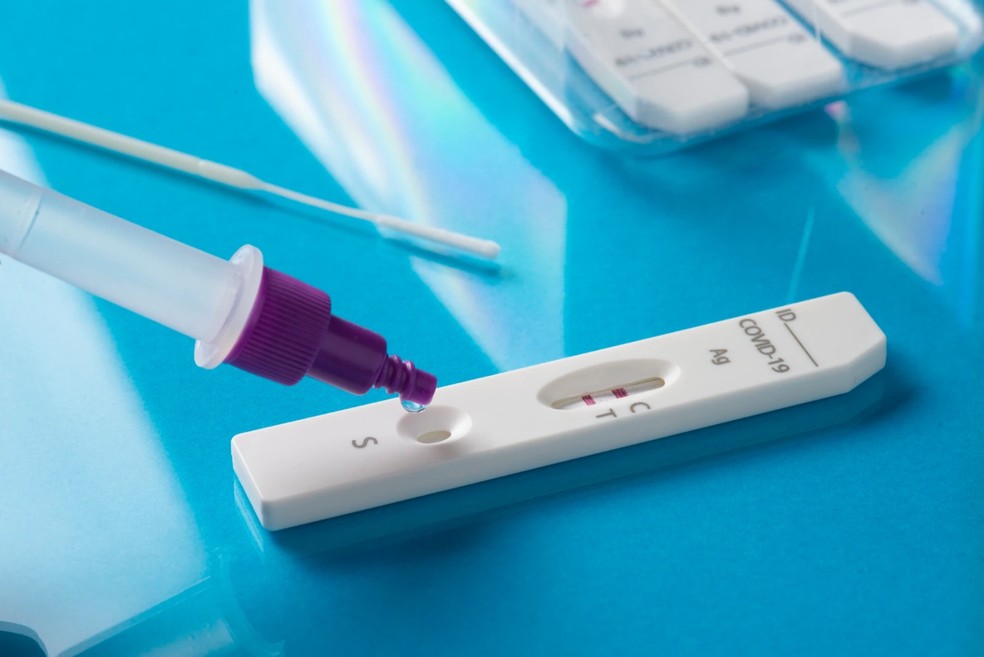 China retira exigência de teste PCR para viajantes que chegam ao país ...