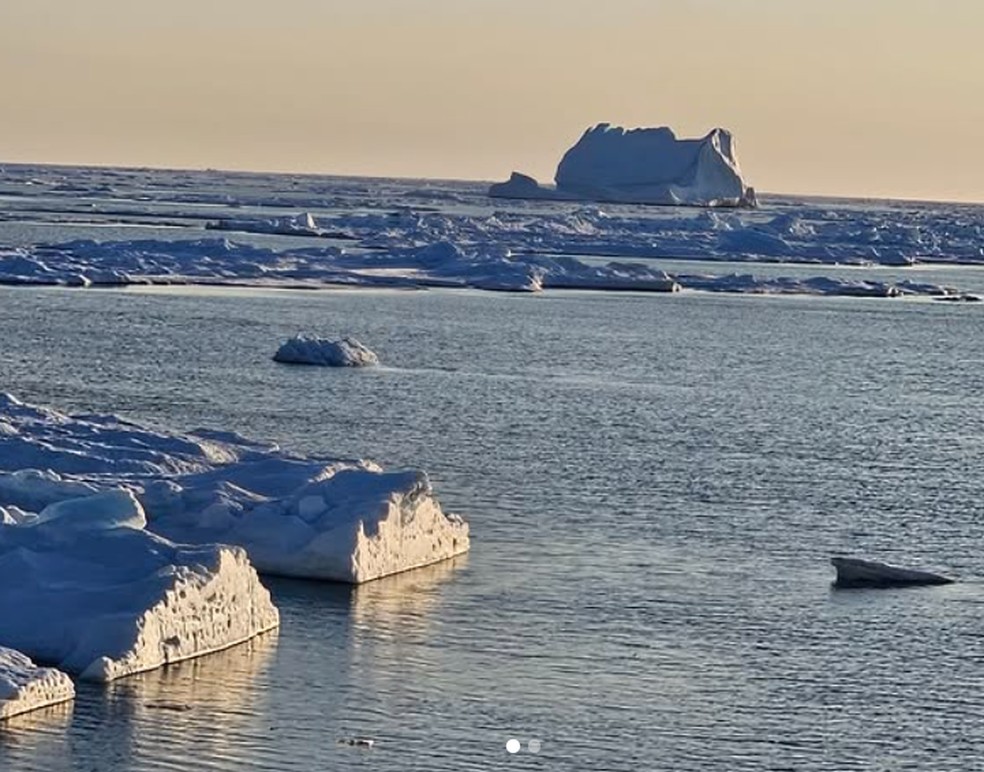Pescador flagra iceberg negro na costa do Canadá; entenda fenômeno e ...