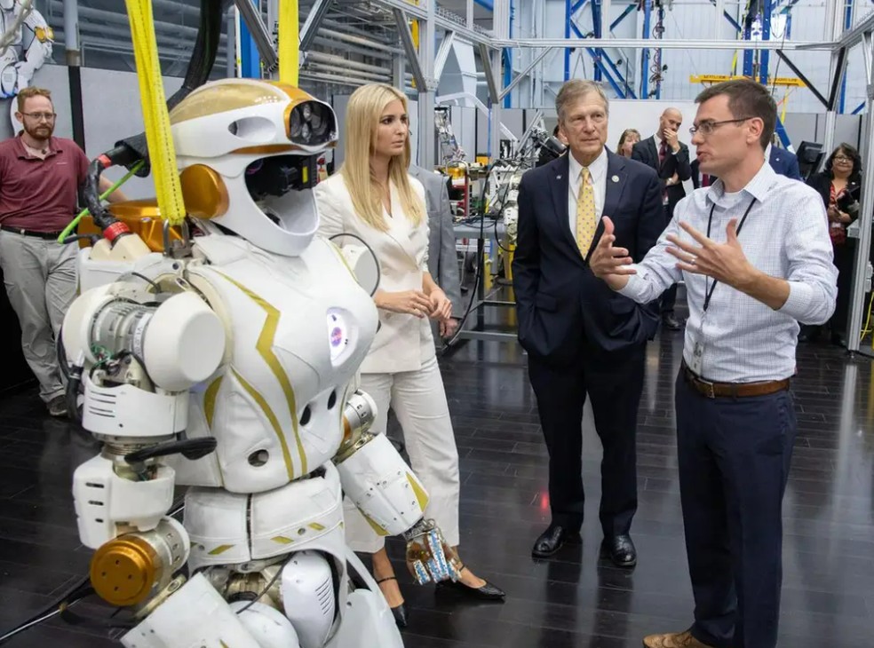 Conheça os 8 robôs humanoides mais avançados do mundo - 360 News