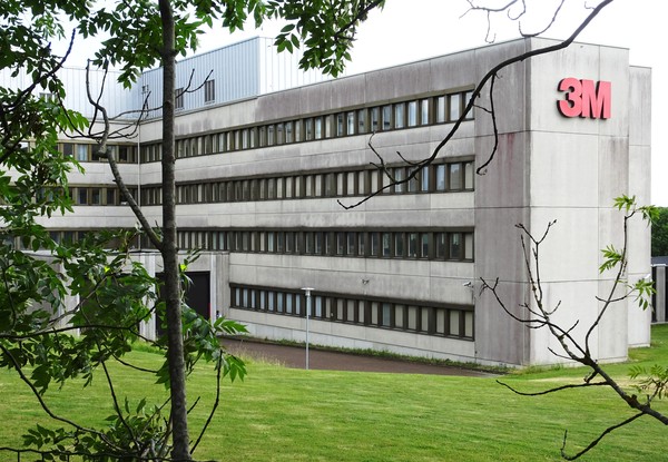 3M supera expectativa de lucro, mas projeções frustram e ação cai 6% no ...