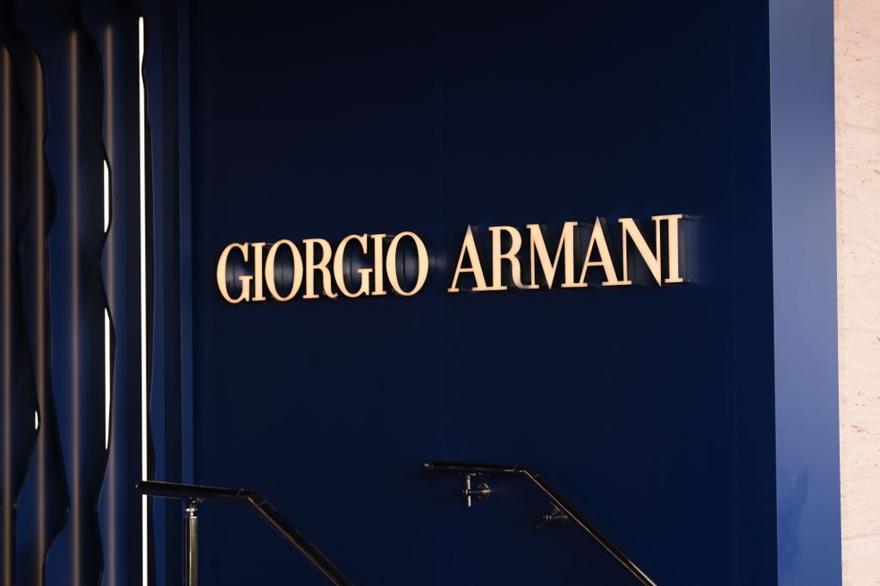 Empresa do Grupo Armani é alvo da justiça por exploração