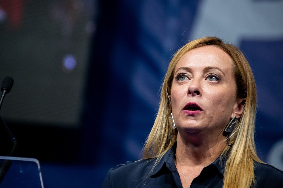 Meloni ataca bancos e critica 'margens injustas' | Economia | Época ...