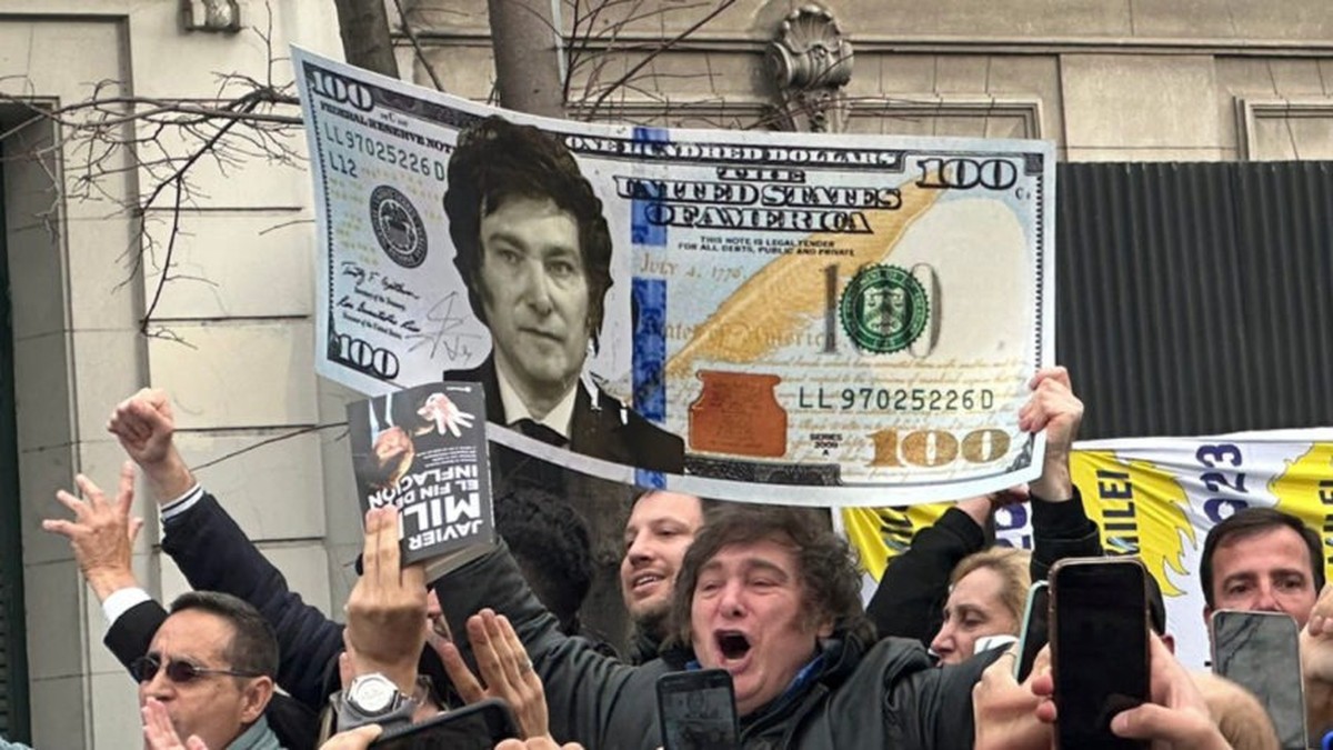 Com TikTok, memes e comentários de Musk, disputa eleitoral na Argentina ...